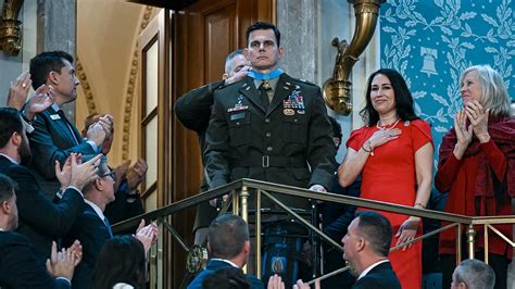 Meet Chief Warrant Officer 5 Eric Slover Army Pilot Wounded In Maduro