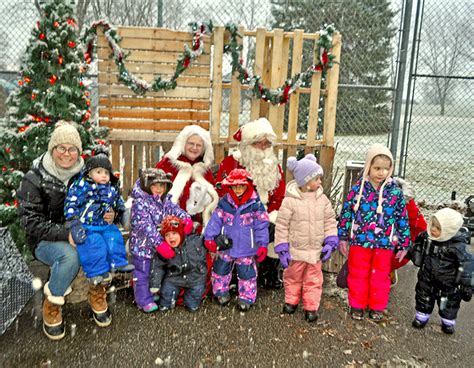 Elmwood Hosts Annual Tree Lighting Event