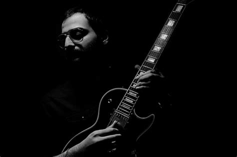 مودی موسوی Moody Moussav گیتاریست معروف ایرانی سایت ایران انفجار