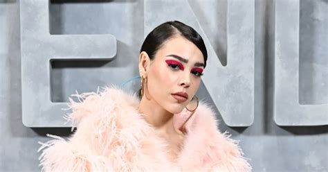 Danna Paola responde a las críticas por hacer playback Vida Latina