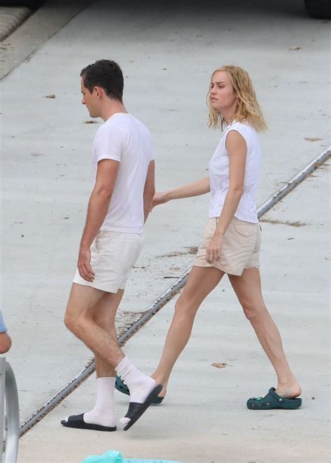 Brie Larson And Lewis Pullman Film A Kissing Scene In Los Angeles 0913