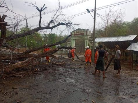 Dvb ဆိပ်ဖြူတွင် ၂ ရက်အတွင်း လေပြင်းကြောင့် နေအိမ်အဆောက်အဦ ၄၂ လုံး အမိုးလန်ပျက်စီး