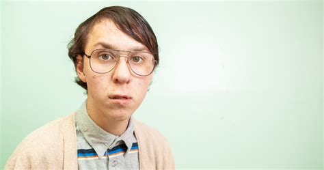 10 Phrases People With Below Average Social Skills Use In Daily