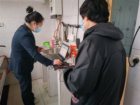 公交出行 有爱无碍 上门办卡零跑腿 便民服务零距离 荆门市公共交通集团有限公司