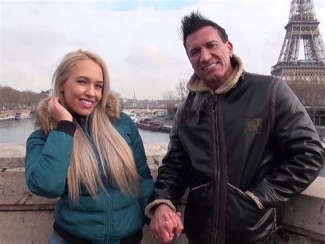 Sextape Dun Vrai Couple En Voyage De Noce à Paris