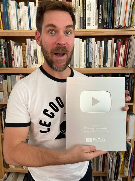 Affaire Laurent Turcot Lhistorien Vedette Porte Plainte Pour Harcèlement Psychologique Jdm