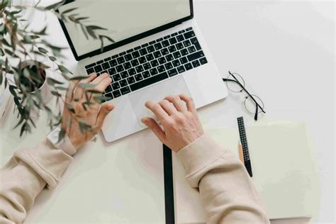 Contoh Summary Linkedin Yang Menarik Agar Banyak Dilirik Perusahaan