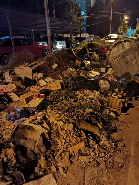 Ološ On Twitter Ало Скопје се слушаме ли Се усравте од две три вреќи ѓубре Видете кај нас у