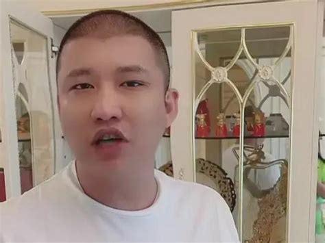 帳號永封！網紅二驢青島直播被綁活埋，全程炒作擺拍，被官方通報 每日頭條