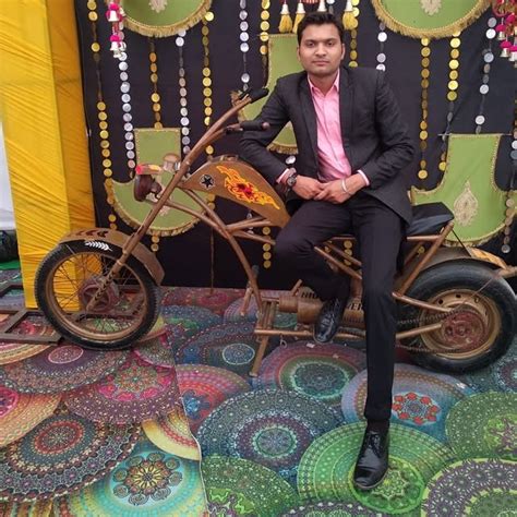 Anshul Garg Anshul Garg • Threads Say More