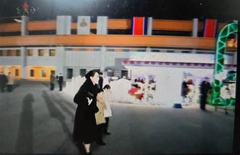 김정은 2년연속 신년 참배 패싱김여정 자녀 추정 아이들 포착