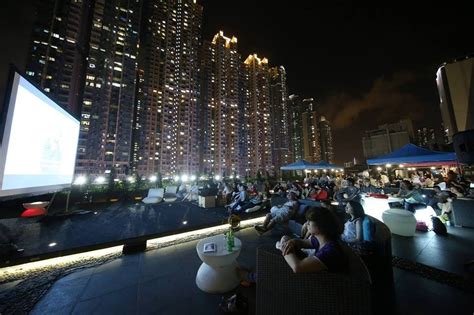 【法國五月藝術節】d2 Place天台化身電影院 上演《五個家庭之夜》