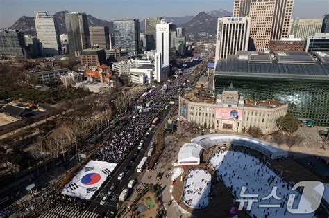 오늘 서울 광화문 일대 尹 탄핵 찬반 집회신고인원만 6만명