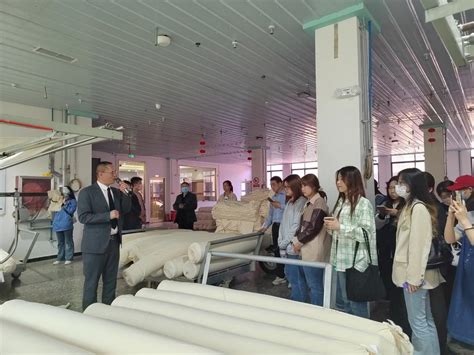 艺术设计学院组织学生到北关区柏庄童装产业区参观学习 安阳工学院艺术设计学院