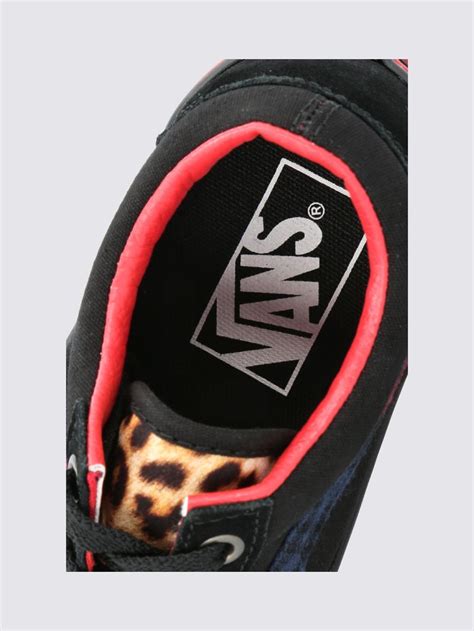 Zapatilla Urbana Mujer Old Skool Negro Vans Vans Chile Vans® Chile