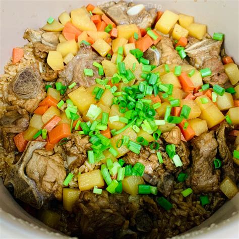 【电饭锅排骨土豆焖饭图片】过向往的生活下厨房