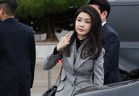 김건희 여사 변호인 통해 명품백 논란 첫 사과“심려 끼쳐 죄송”