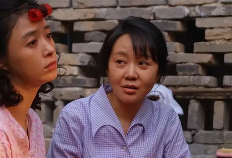 油头粉面就别演穷人，看闫妮、蒋欣的演绎，告诉你真穷人是什么样