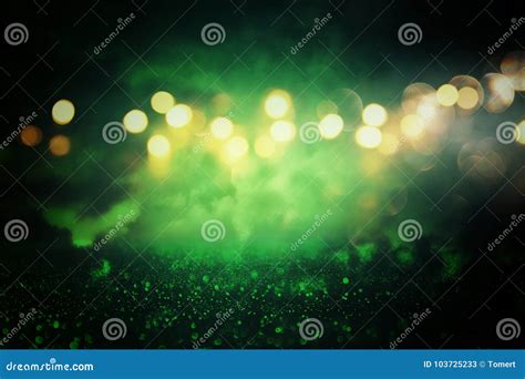 El Vintage Verde Del Brillo Enciende El Fondo De Enfocado Imagen De