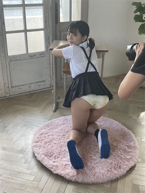 グラドル佐々木萌香24が髪切って可愛くなってる お宝エログ幕府
