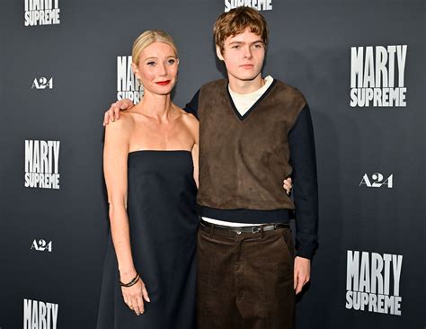 Gwyneth Paltrows Son Reacts To Her Sex Scenes With Timothee Chalamet