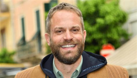Chef Simone Rugiati Col Coltello In Strada Per Una Lite Con I Vicini