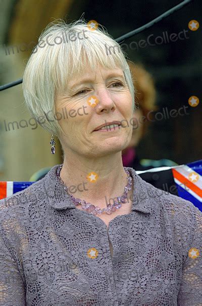 Photos And Pictures Buckinghamshire Uk Laura Howard Who Plays Cully