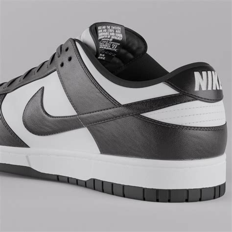 Nike Dunk Low Panda 3d 모델 다운로드 신발 On
