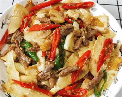 【高笋炒肉的做法步骤图，高笋炒肉怎么做好吃】小兰姐姐的美食下厨房