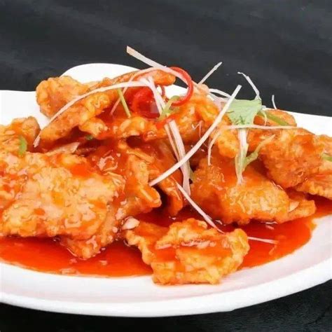 除了海产品，辽宁的美食可不少！带你了解经典美味辽菜~技艺传统小鸡炖蘑菇
