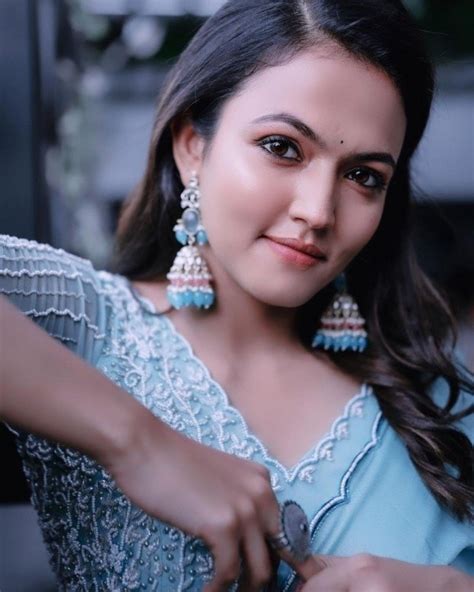 Aparna Das Aka Aparna Photos Stills Images