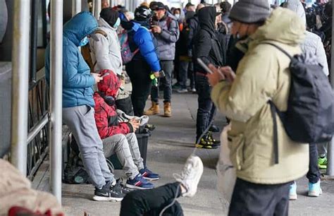 Inmigrantes En Nueva York Protestan Por La Restricción De Solicitudes