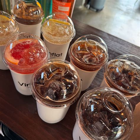 빈플랫 Cafe And Pub Vinflat • Instagram Photos And Videos