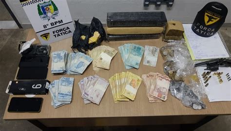 Polícia Militar prende pai e filho por tráfico de drogas e encontra