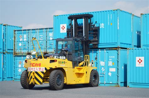 港湾荷役 沿岸荷役作業 東ソー物流株式会社