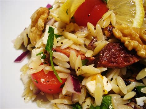 Presque végé Salade d orzo à la feta et au chorizo