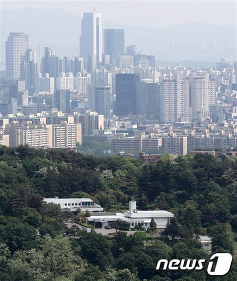 태극기 펄럭이는 외교부 장관 공관 네이트 뉴스