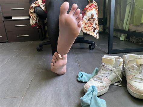 Very Sweaty Today [oc] R Feetcasual