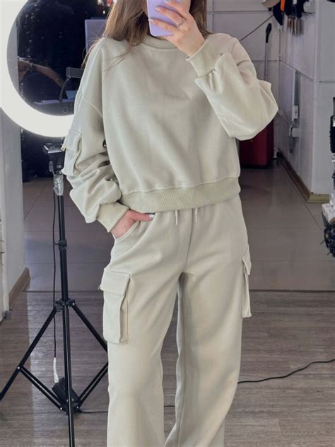 Купити костюм світшот та прямі штани з накладними кишенями у Києві та Україні — ціна в інтернет