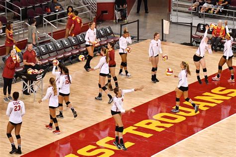 Ucla Usc Womens Volleyball Teams Stay Competitive Culver City Observer