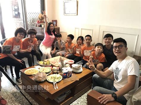 與弱勢兒共餐 沐風協會徵天使家庭分享愛 地方 中央社 Cna