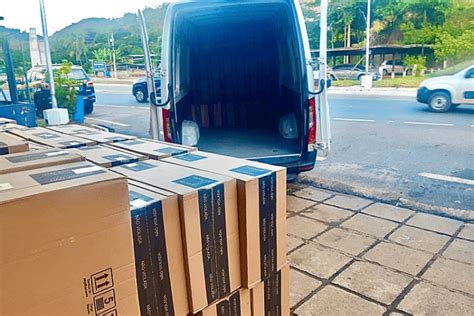 PRF Apreende Em Leopoldina Carga De Cigarros Avaliada Em Quase Meio
