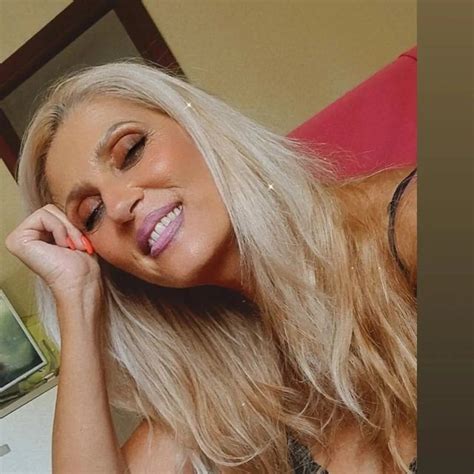 Simona Broccoletti Simonabroccoletti • Threads Say More