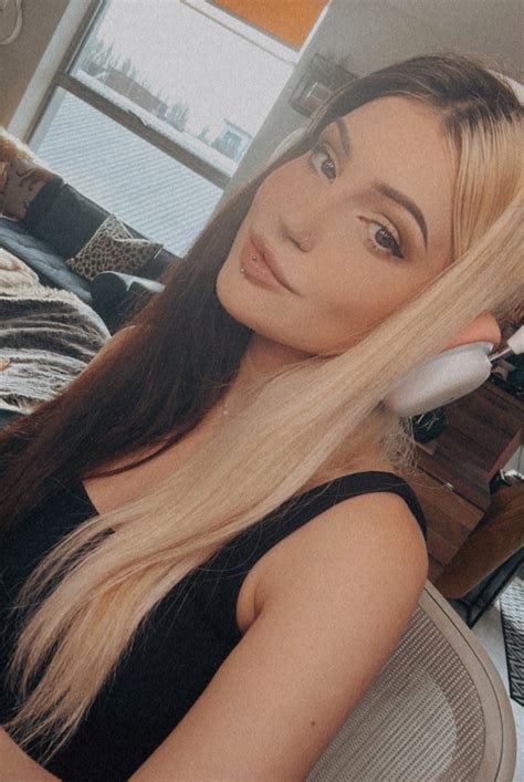 Djarii On Twitter Live Twitchtvdjarii 💛 Gonna Be Chatting