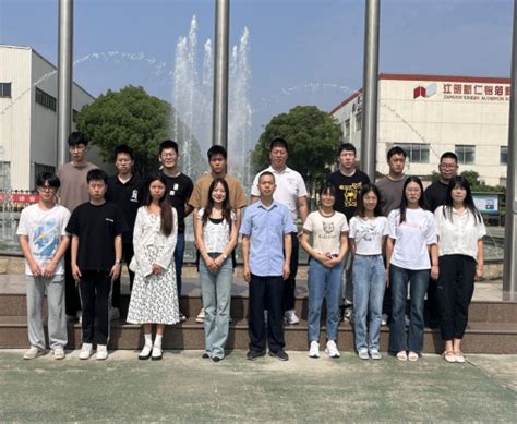 “跑”出就业加速度 打通“最后一公里” ——我校陪跑助力应届毕业生顺利就业 湖南工程学院新闻网