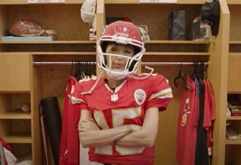 Snl Star Heidi Gardner Got To Spend Day In Life Of Patrick Mahomes At