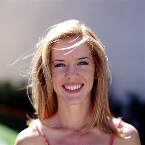 A Bayesian Approach To Digital Matting