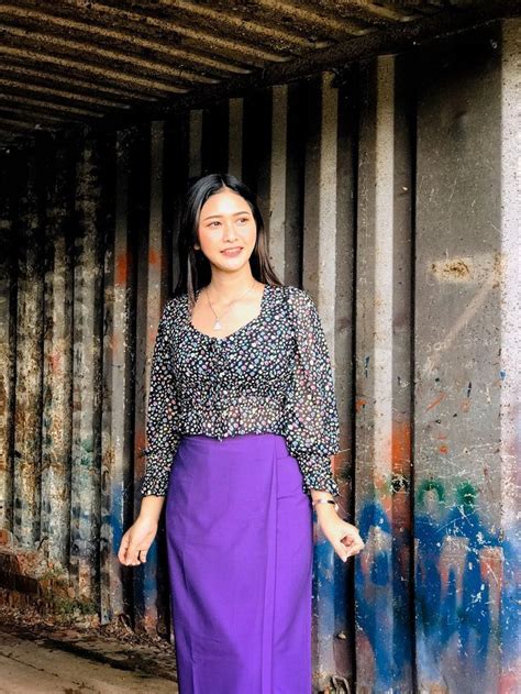 👸 𝐓𝐡𝐚𝐞 𝐒𝐮 𝐌𝐚𝐲 🇲🇲 In 2024 Designer Dresses Casual Myanmar Traditional