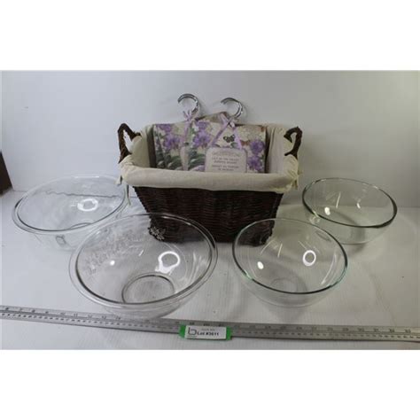 Woven Wicker Basket Cloth Lined 2 Pyrex Glass Mixing Bowls 2
