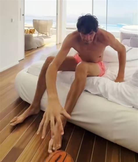 Boban Marjanovics Feet